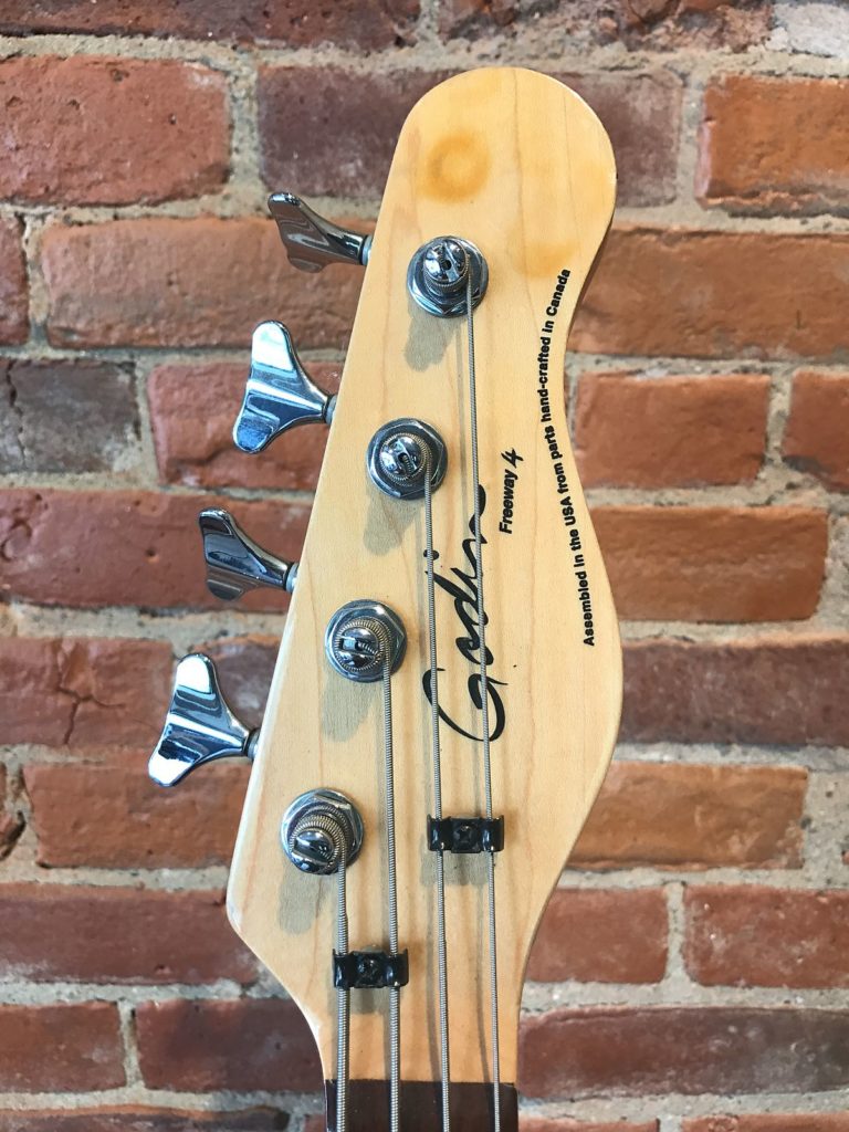 Прокат гитары Godin Freeway 4 - Аренда реквизита VIP Реквизит